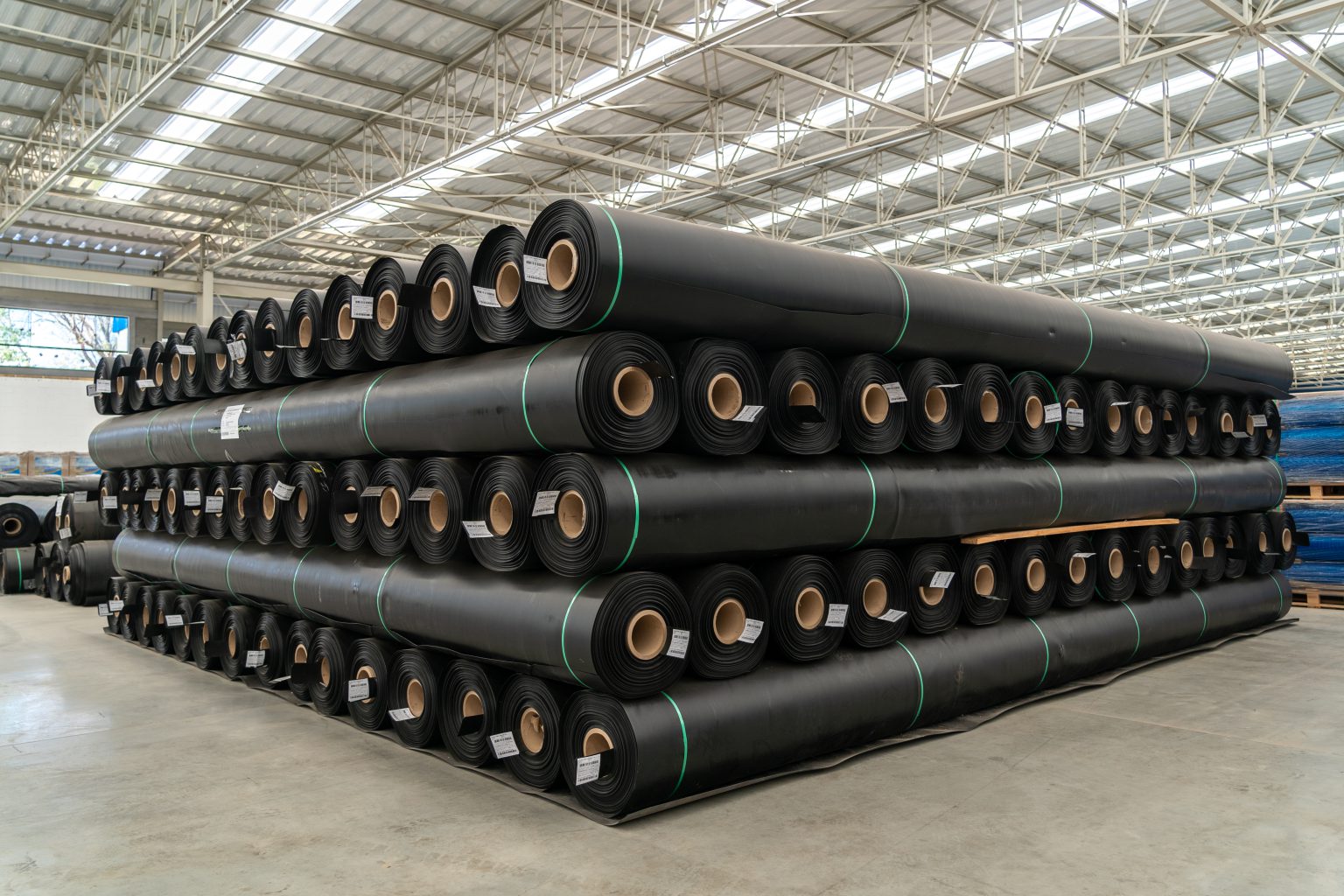 Lona para lago: como é feita a instalação quais cuidados devo ter?